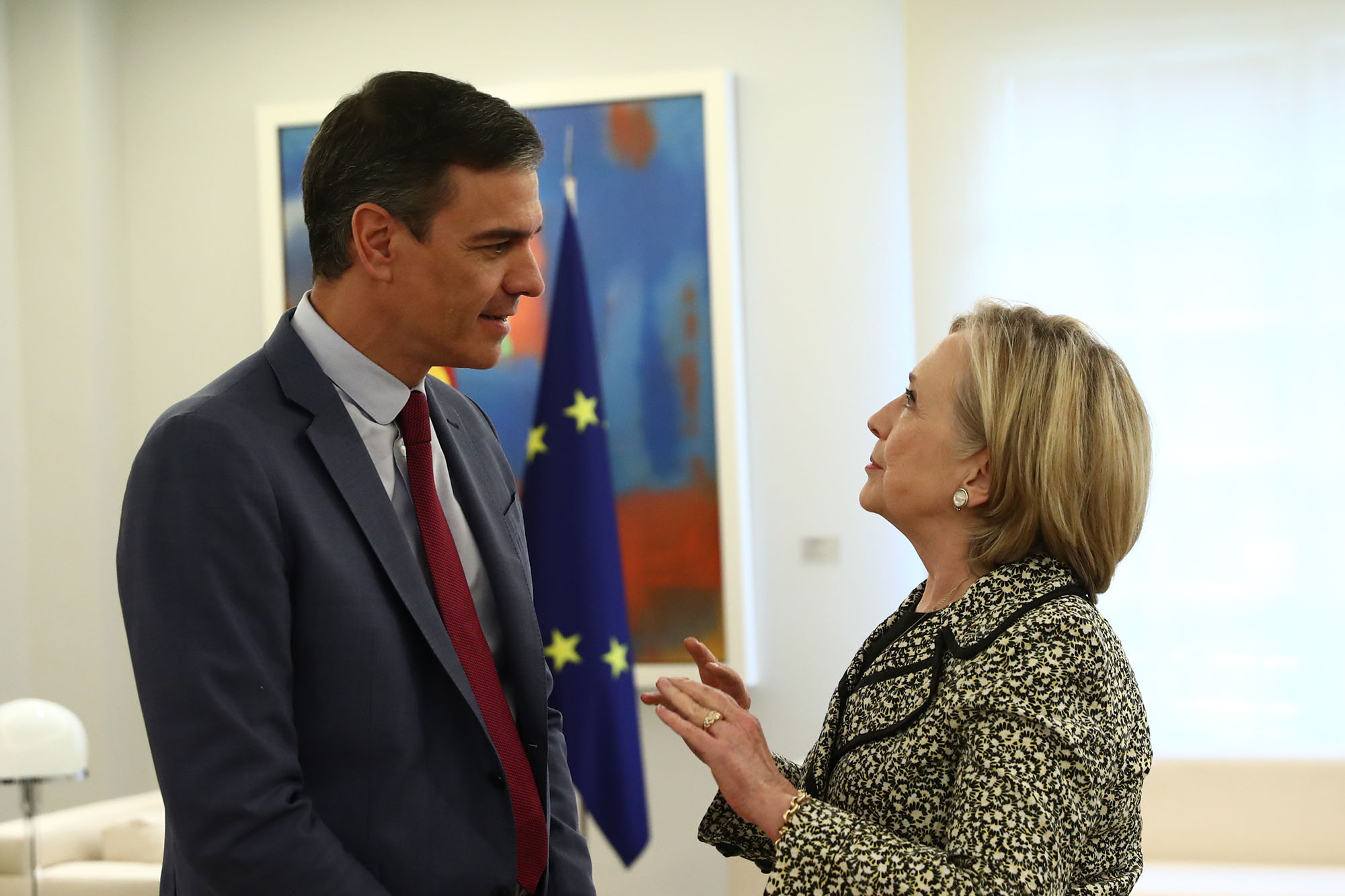 Sánchez recibe a Hillary Clinton - Electomanía