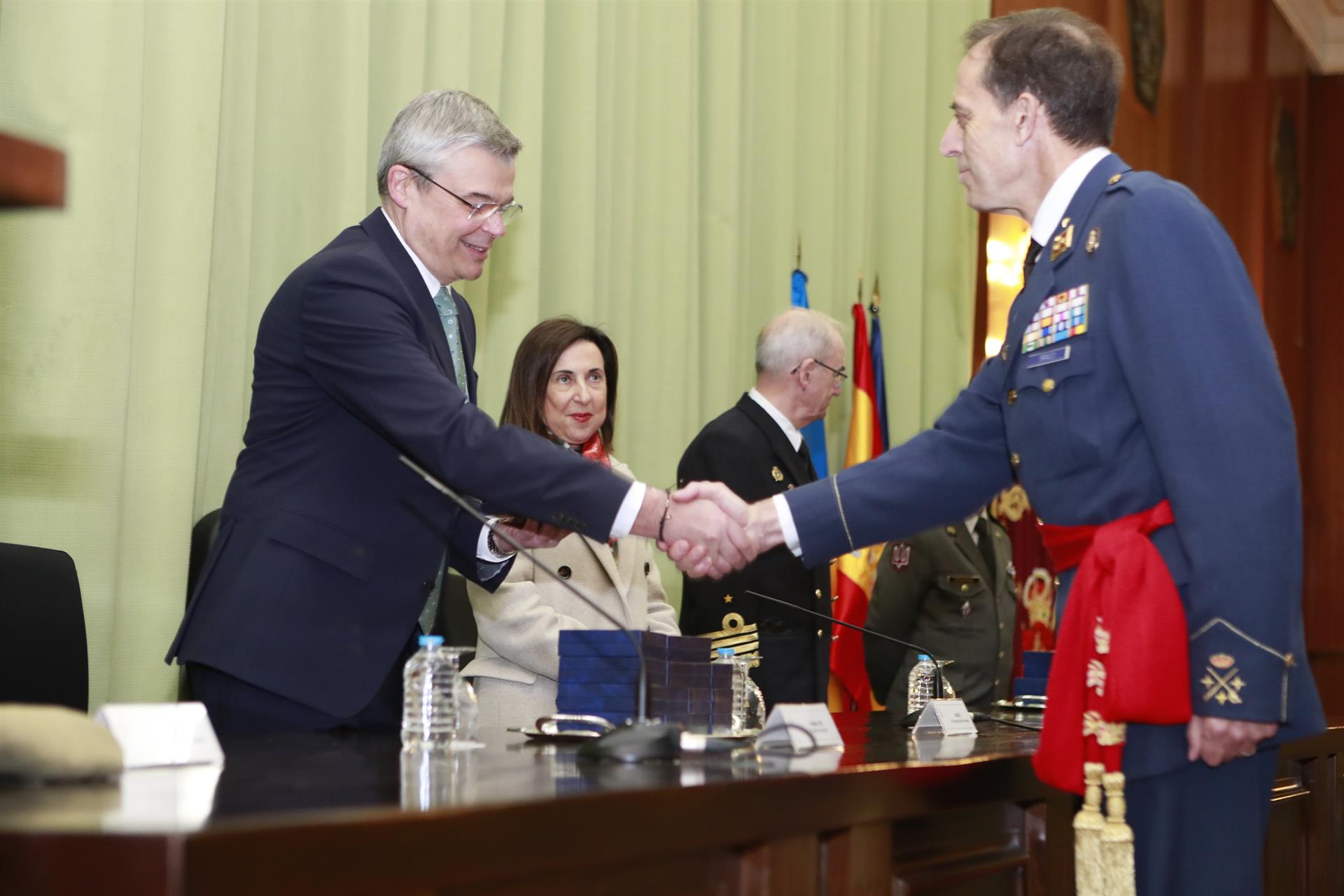 Ucrania condecora a militares españoles - Electomanía