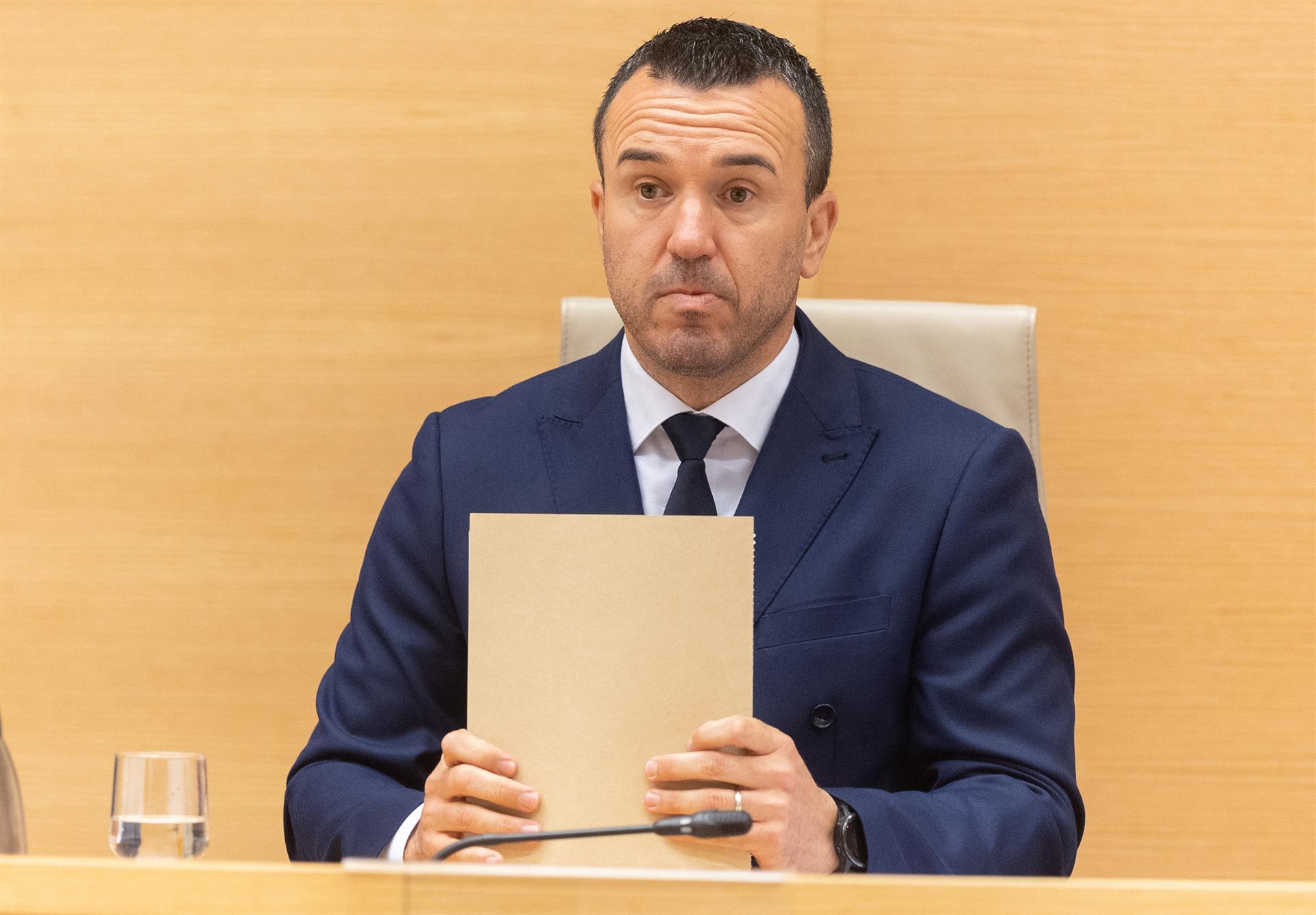 Mompó reconoce que se tardó en enviar la alerta - Electomanía